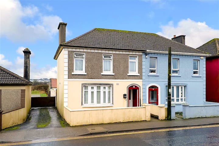 4-bed Galway House | Ideal For Work Crews & Groups - 골웨이