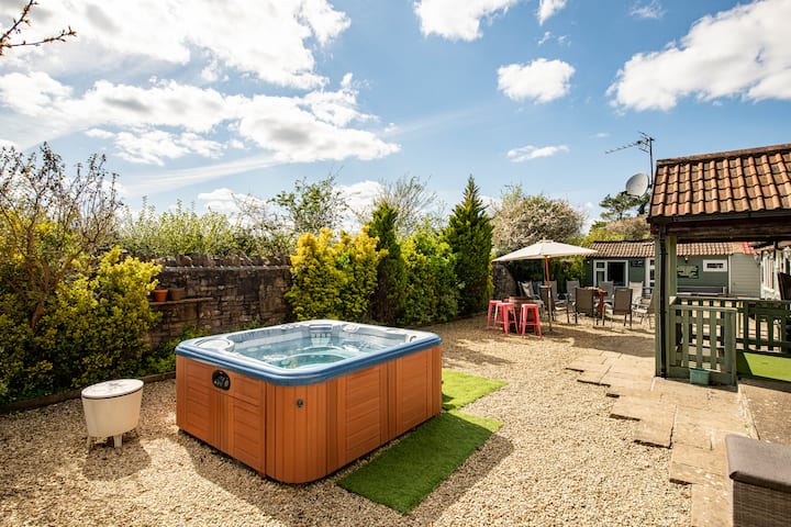 Countryside Stay | Hot Tub | Games Room | Golf Sim - Bristol