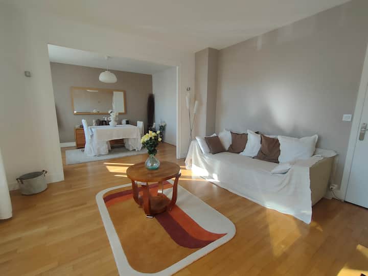 Appartement Avec Chambre Séparée - La Garenne-Colombes