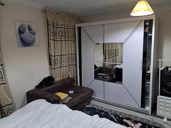 Best Side Lodge. - Dartford