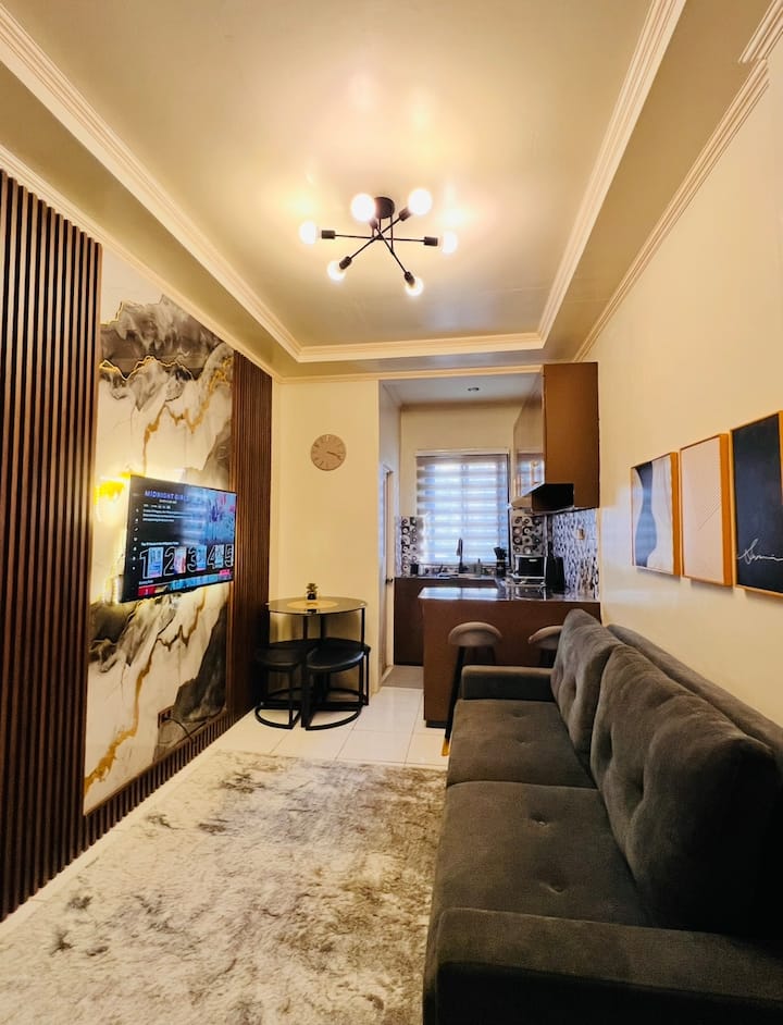 Aurora Suites L Modern Luxury Staycation - Malolos