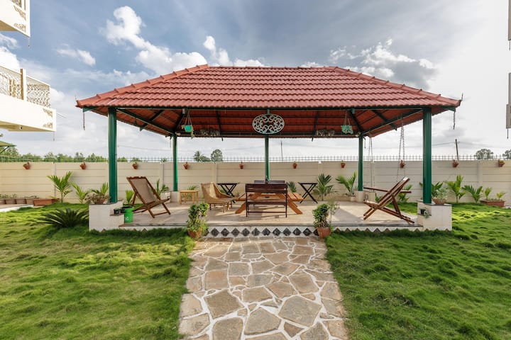 Tropicana Twins| Gazebo| Jacuzzi |5bhk|1hr Airport - Bangalore