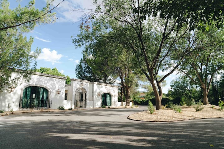 Casa Belle Provence | 5 Acres & Private Pool - 산타 테레사