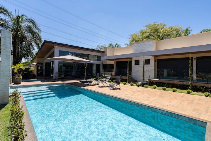 Chácara Com Piscina, Hidro E Lago Em Trindade - Go - Goiânia