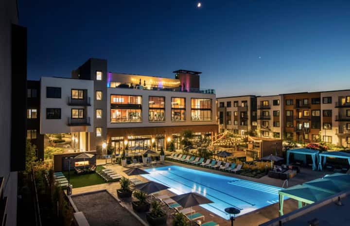 Luxurious 1 Br W/pool & Free Parking - 멘로파크