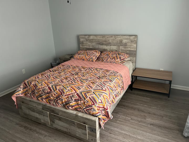 Primary Bedroom Close To Dining, Mall Camp Gate - Jacksonville, NC