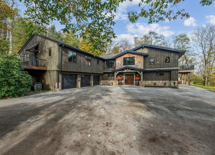 Seven Springs, Sleeps 26, Hot-tub, Sauna, Home Gym - Seven Springs