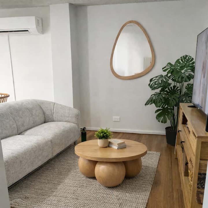 A Cosy Little Apartment In A Fab Location - Tamworth