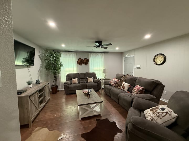 Country House - Salado, TX