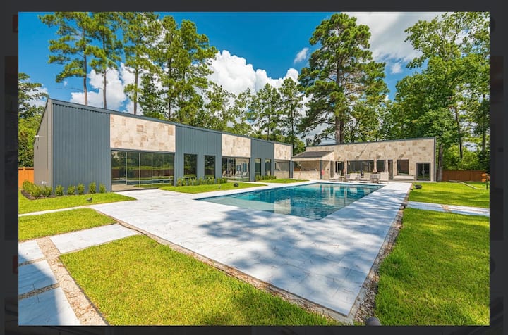 The Grand Magnolia | Pool, Gym & Events - The Woodlands, TX