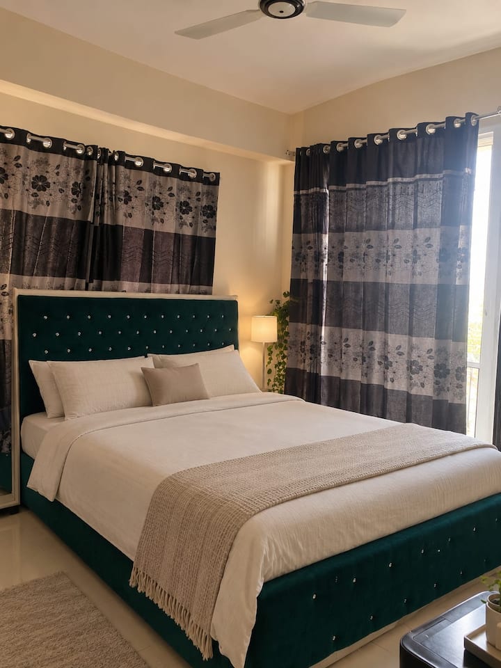 Expressway View Luxury 3 Bhk 2 Min To Bananiclub - Dhaka