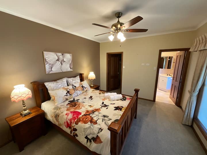 Spacious Home Of Tranquility - Quiet 4br Retreat - Mount Gambier
