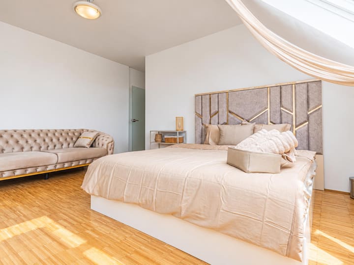 Bright 3br Apartment With Separate Living Room - Viena