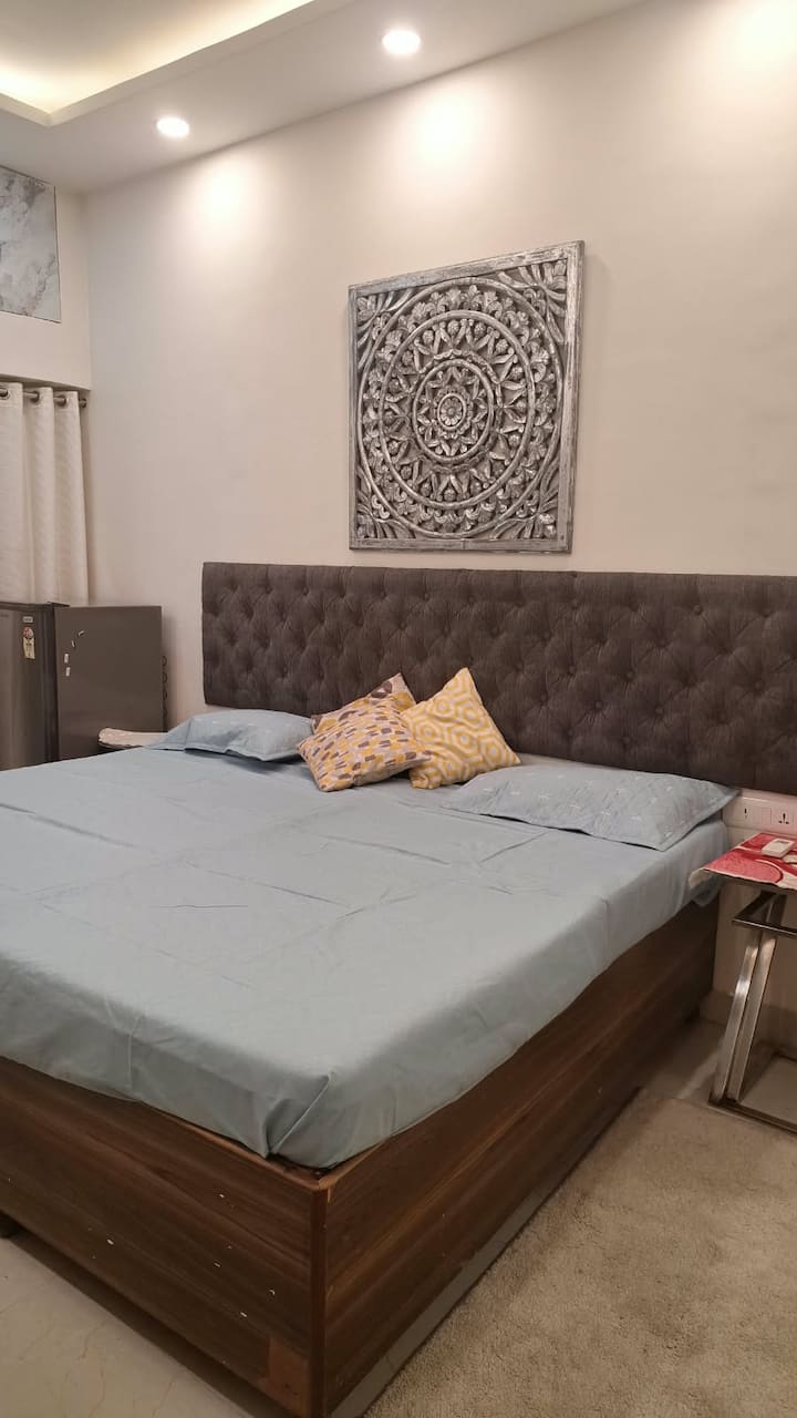 Private Personal Home In Nizamuddin West, Delhi - New Delhi