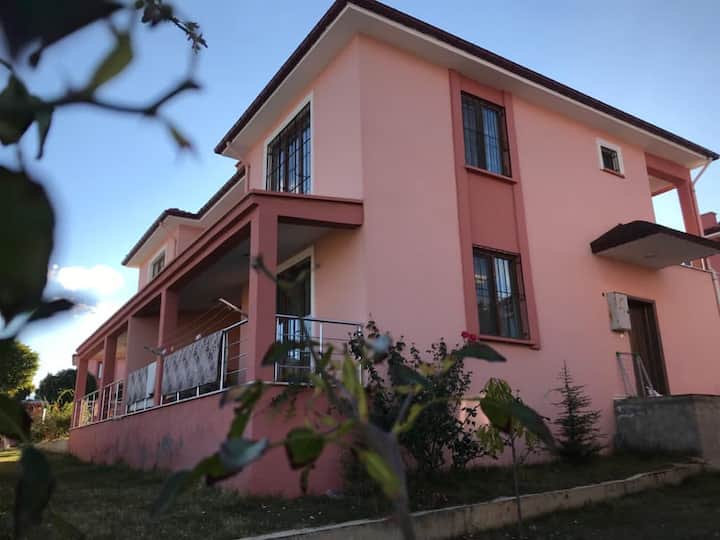 Afyon Gazlıgöl'de Termal Havuzlu Güvenlikli Villa - Afyonkarahisar