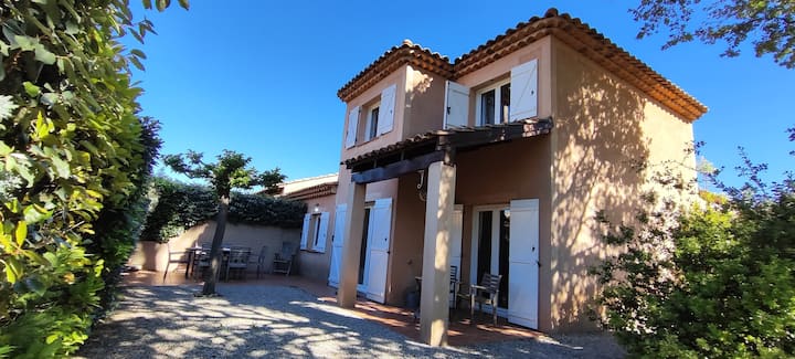 Summer House In The Provence - Nans-les-Pins