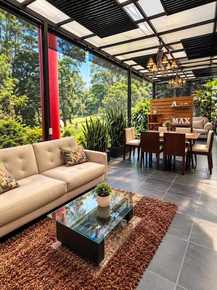 Casa Campestre Privada | El Poblado, Medellín. - Medellín