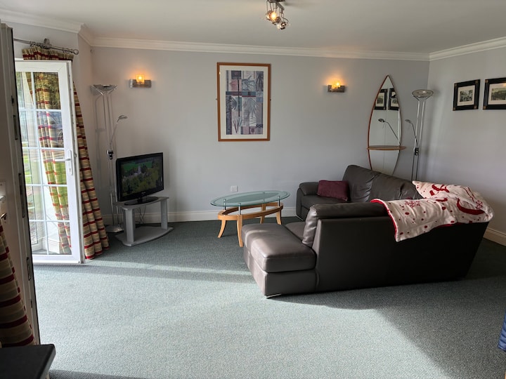Spacious, Comfortable, Classical Apartment. - Killarney