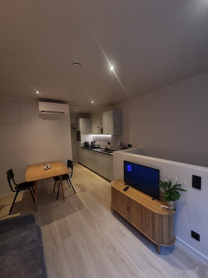 Duplex Appartement Met 1 Aparte Slaapkamer - Courtrai