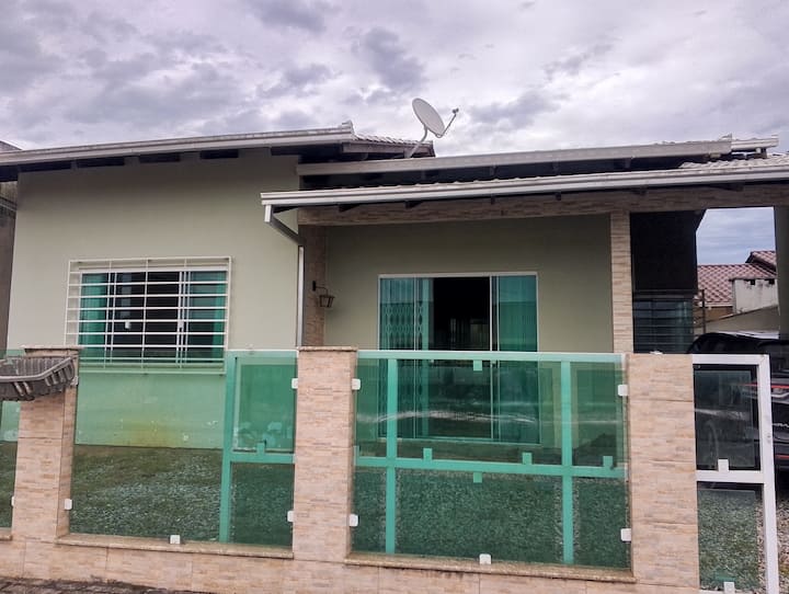 Casa C/ Cozinha Completa Com Churrasqueira - Barra Velha
