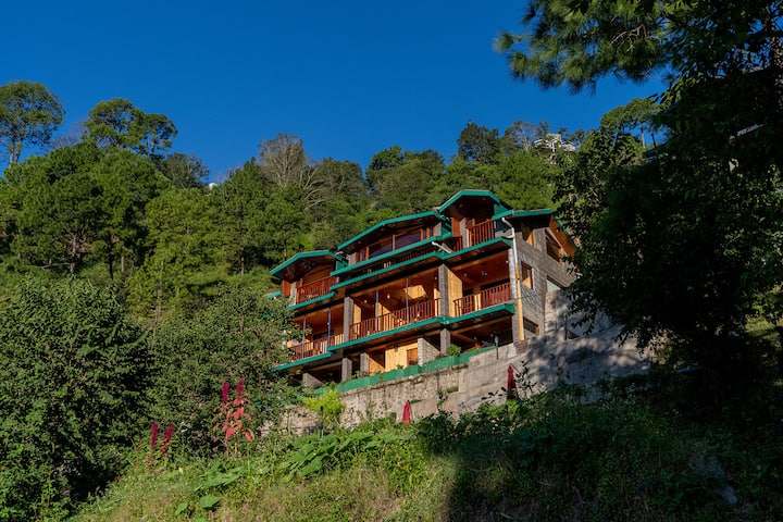 Breathe Kasauli | 4br With 2 Private Jacuzzis | - Inde