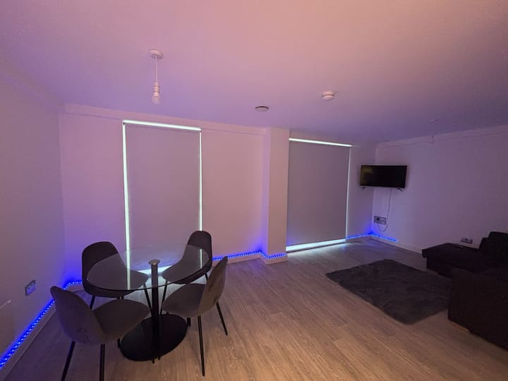 2 Bedroom Penthouse Style Apartment - Salford