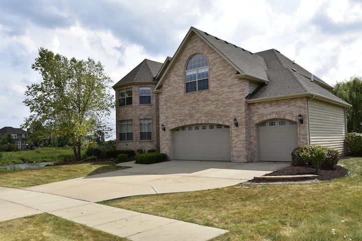 Spacious Fully Furnished Home With Pond Views - Naperville, IL