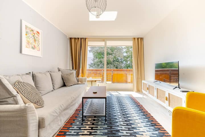 Sunny & Stylish | Balcony, Green Views | 1 Month+ - Salzbourg