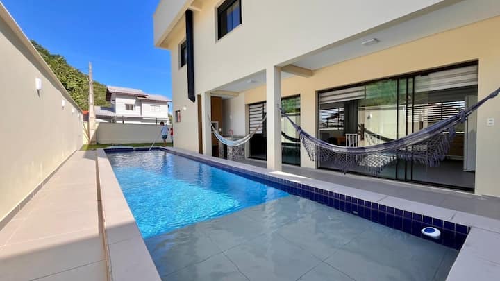 Linda Casa Com Piscina - Governador Celso Ramos