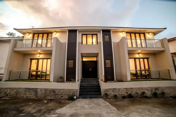Cloudora Luxury 5bhk Homestay With Bonfire - Kodaikanal