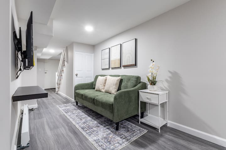 Private 2-bedroom Basement Apartment - Newark, NJ