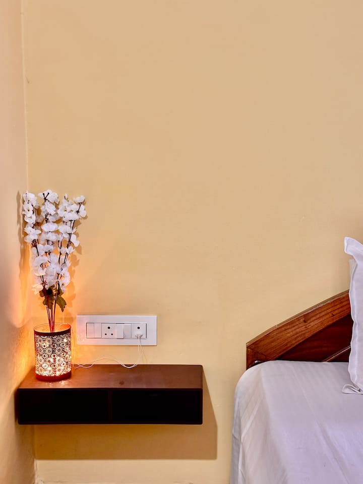 Cozy 1bhk With Private Home Cinema - Siliguri