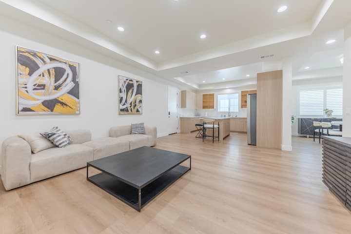Modern Rosemead Home For A Comfortable Stay - Whittier, CA