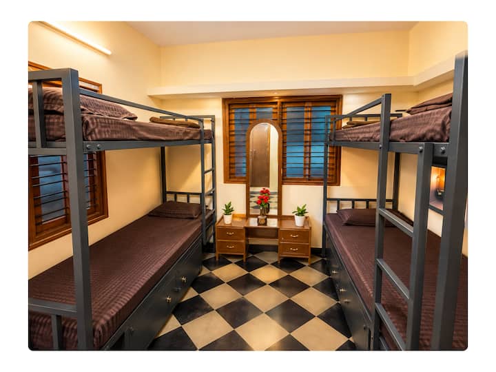 Clean, Comfortable, Affordable Group Stay In Hubli - Hubli