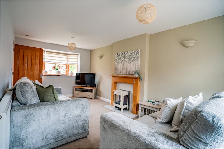 Multus Stays | 3 Bed House | Sleeps 7 | Parking - Malvern Hills