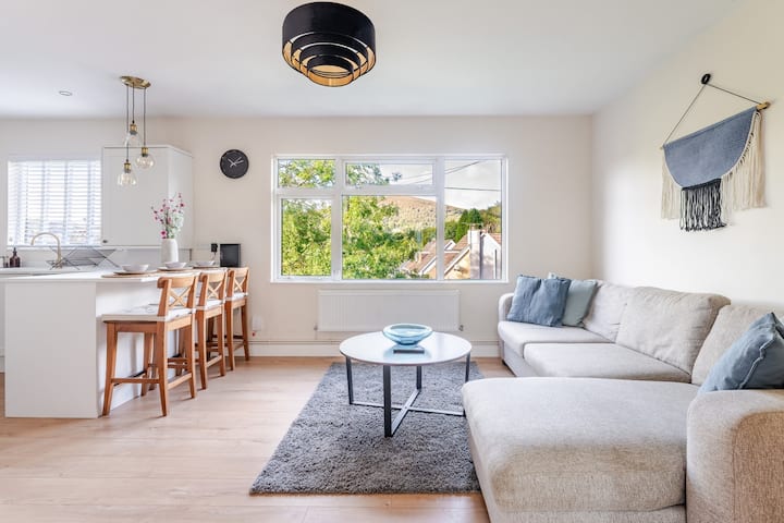 Taffs Well Apartment | Cardiff North | Sleeps 4 - Cardiff