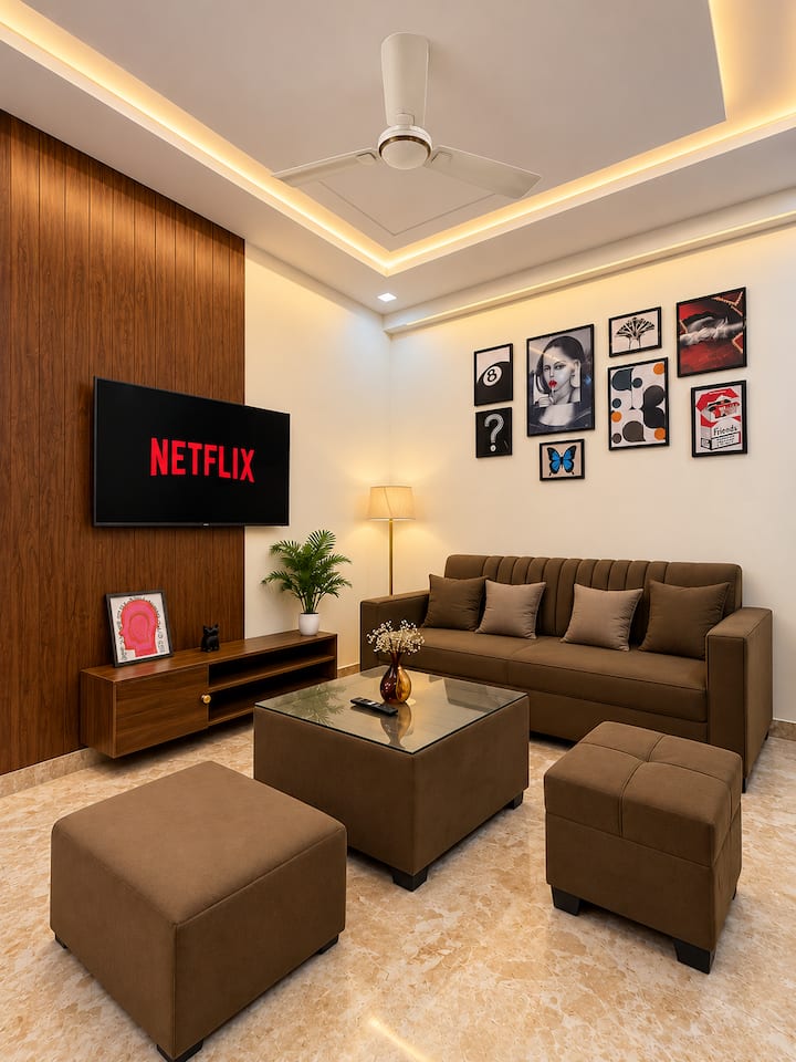 Modern & Cozy Stay In Agra | Aero Stays - Agra