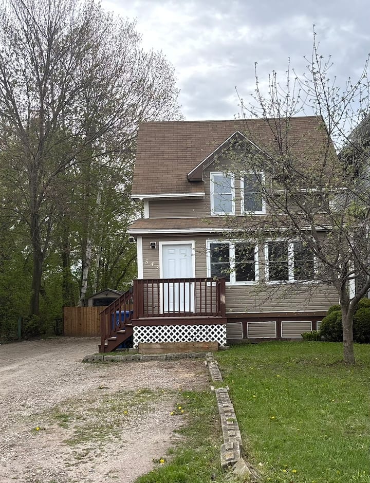 3 Bed 3 Bath Home - North Bay