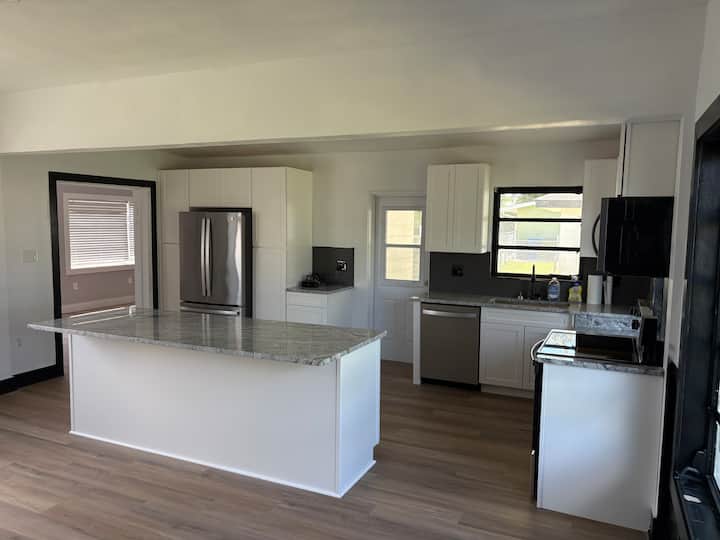 Single-level House With Backyard 10 Min From Beach - Venice, FL
