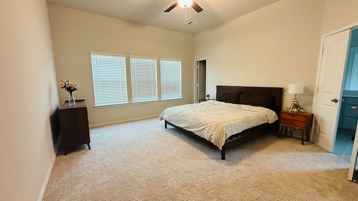 Magnolia Homestay | Furnished 30+ Day Stays - Tomball, TX