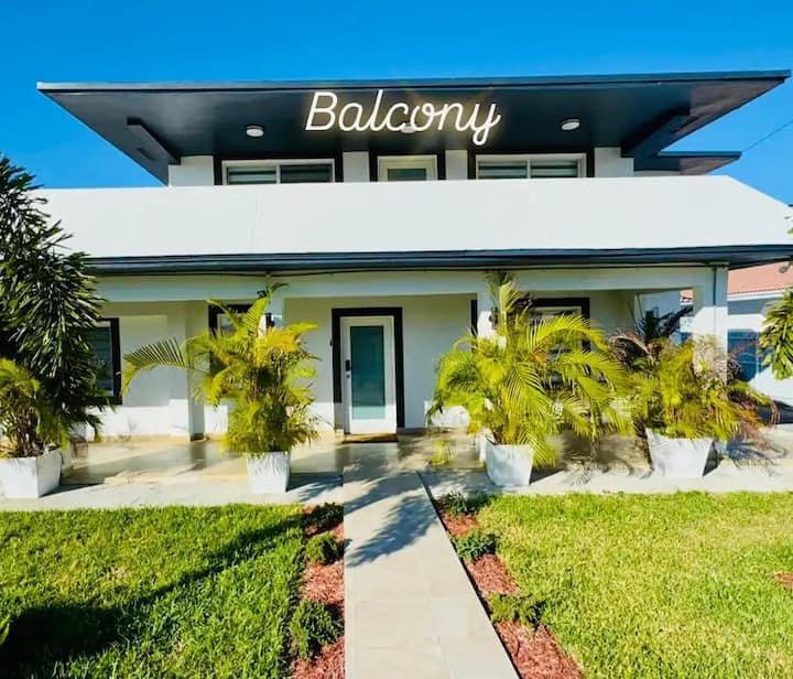 Stylish 2br Apartment Near Miami Airport & Port - ハイアリア, FL
