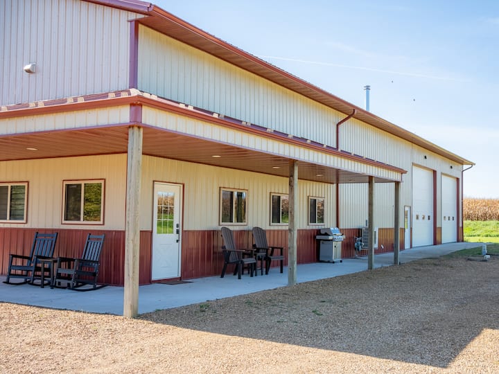 20 Acre Camp, Barn W/sport Court And Camper Hookup - Mankato, MN