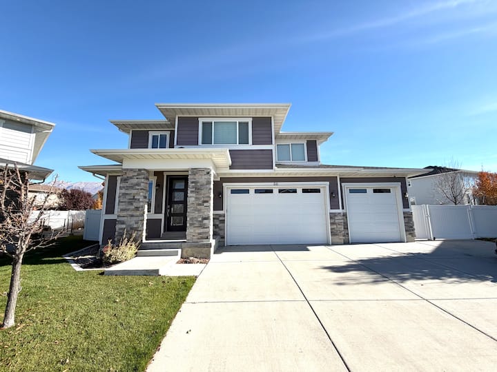 Tranquil Modern Luxury Home - オレム, UT