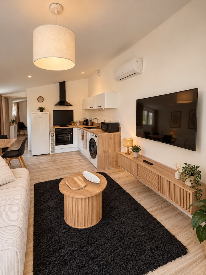 Studio Cosy Avec Piscine Parking Privé Et Pétanque - Donzère