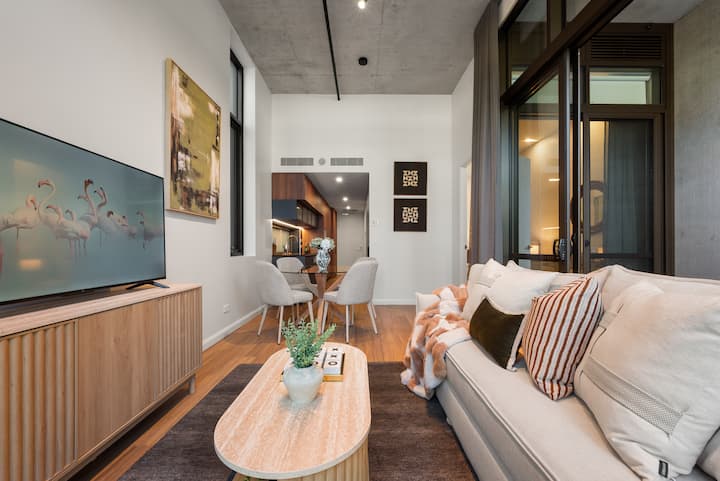 Luxurious 1br Apt In 'Art Haus' W/ Secure Parking! - Canberra