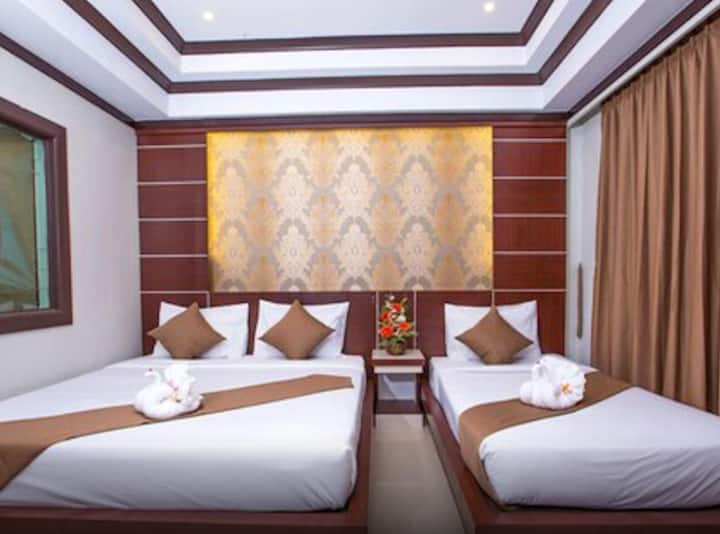 Triple Room In Central Phi Phi With Big Pool - Ko Phi Phi Don