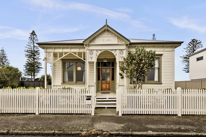 The Coastal Villa, Napier Summer Escape - Clive