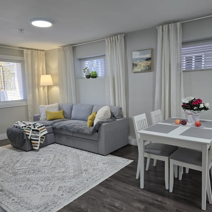 1br Basement Suite With Free Parking - Port Moody