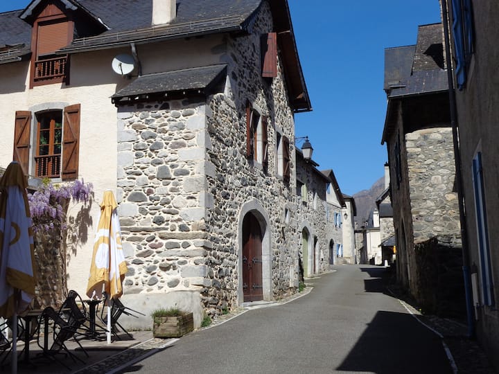 Maison De Charme Dans Le Village Médiéval De Borce - Candanchú