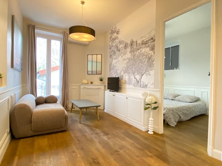 Cannes Centre, Magnifique 2 Pièces, Calme, Charme. - Cannes